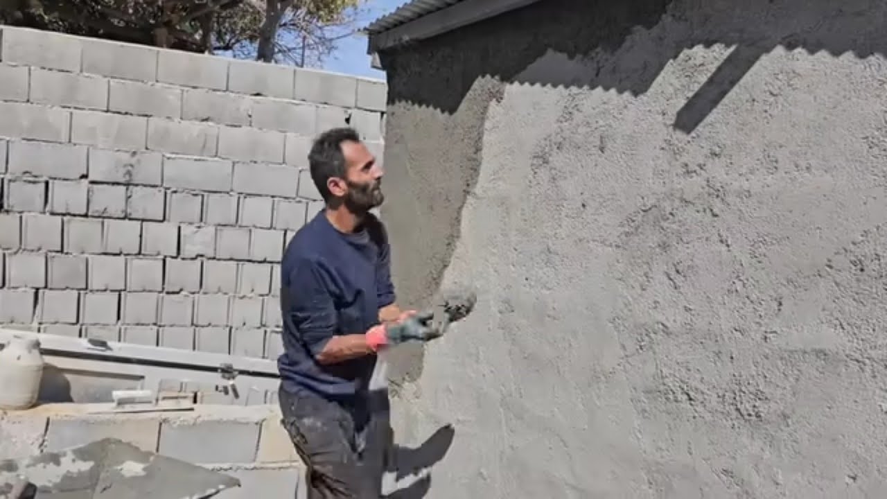 Mostafa's work for the legend and the beginning of the courtyard wall ...
