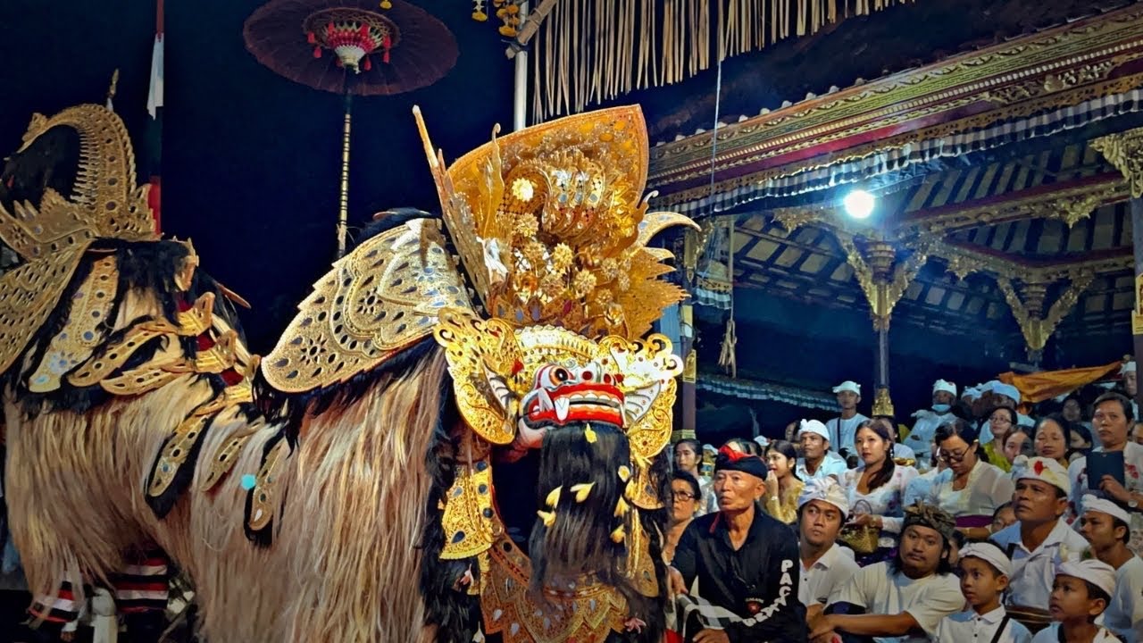 Sesolahan Barong Swari Ida Bhatara Ratu Mas Lingsir Ring Pura Dalem