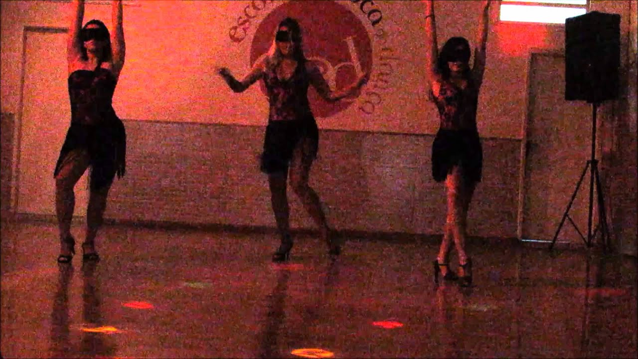 Adriana Alves, Nathaia Riera e Flávia Neves - Salsa - YouTube