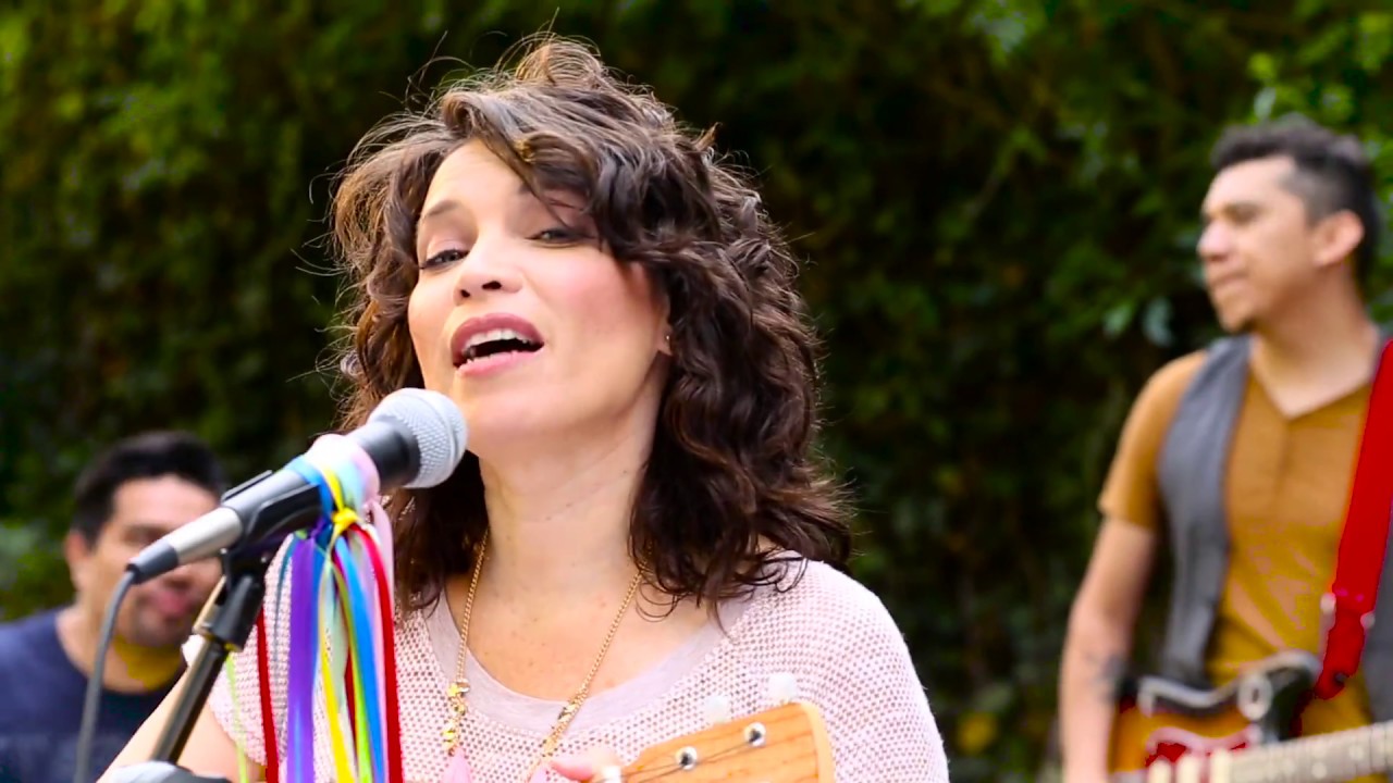 Irina Indigo - De Cara Al Sol - YouTube
