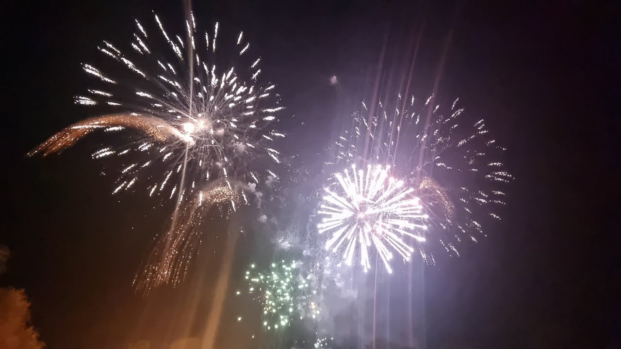 Notton Village Bonfire and Fireworks Display 2022 - YouTube