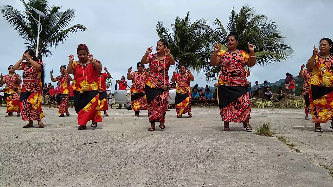 Pingelap Women's Day 2019 Lih Sapwoahn dancing - YouTube