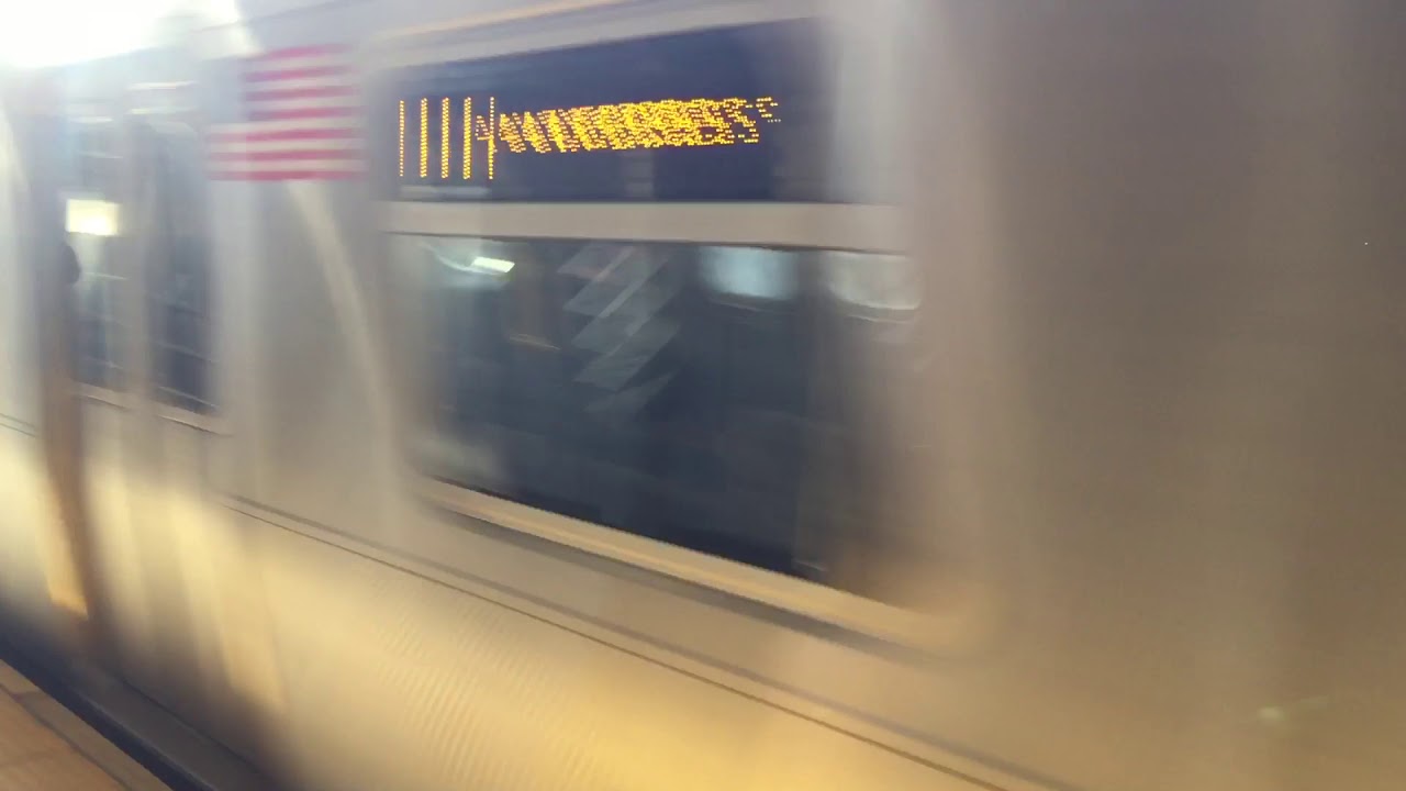 R160 Siemens #8848-8852/#8888-8892 on N arriving 18 Avenue - YouTube