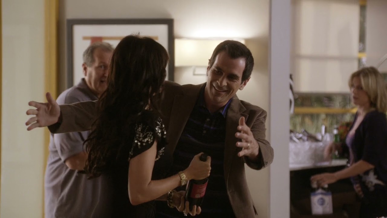 Modern Family | Gloria says two times today (she didn't mean hugs, Phil ...