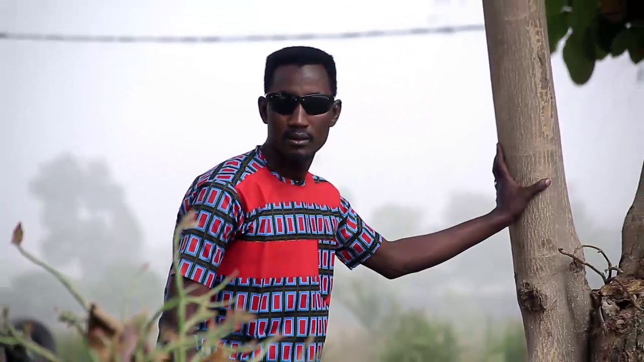 Umar kwalisa ft Zee zango jarumin maza song by Abdul sabon tashi - YouTube