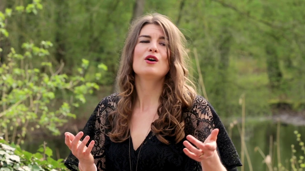 Katharina Grippaldi When he comes my way - YouTube