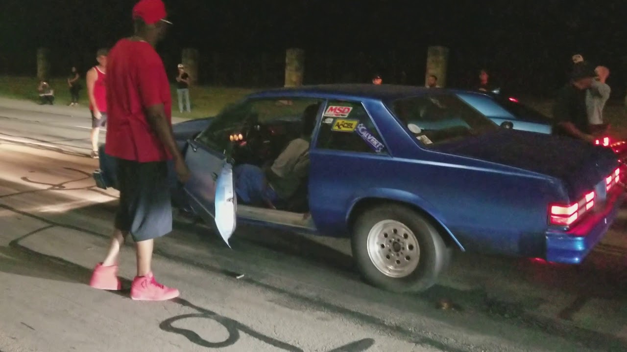 Gbody vs hellcat (Detroit street race) - YouTube