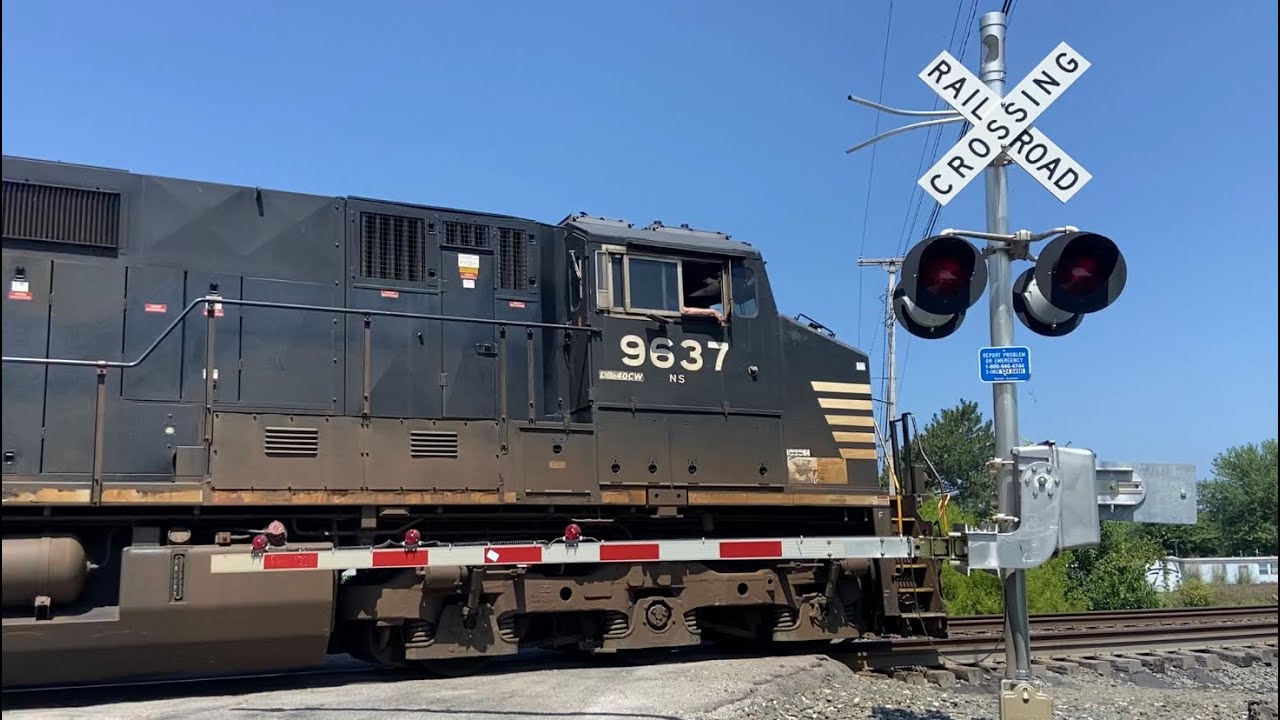 Poorman Rd Railroad Crossing, Vermilion, OH - YouTube