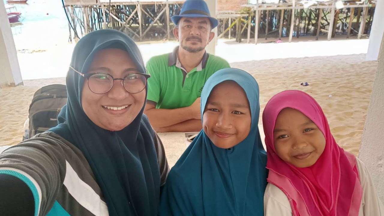 Sea Gypsies' Development in Education - YouTube