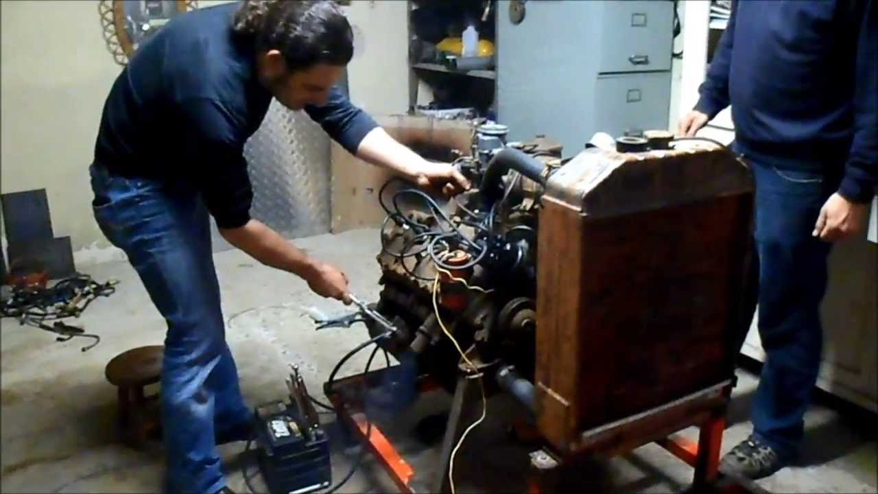 Motor V8 8BA - YouTube