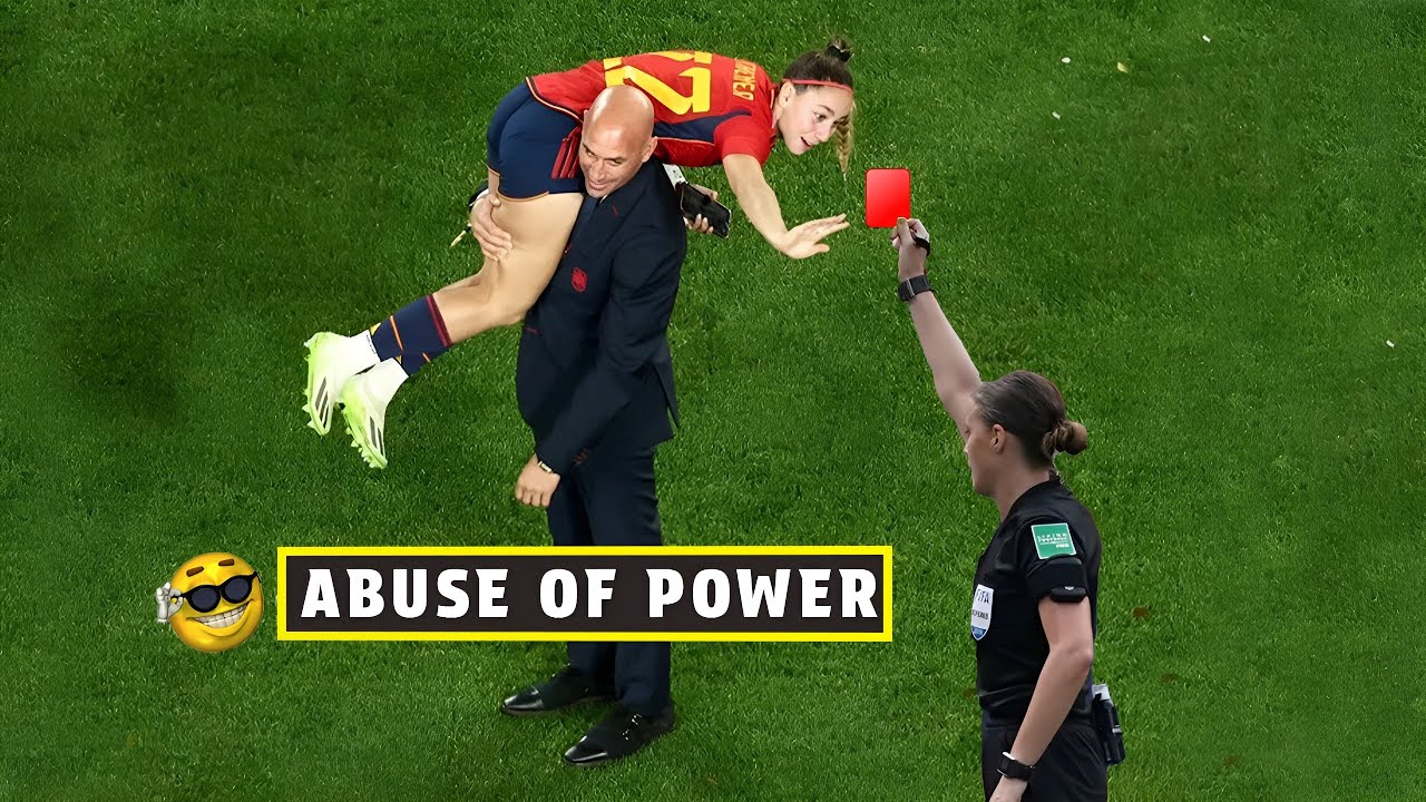 Comedy Moments in Women's Football - YouTube