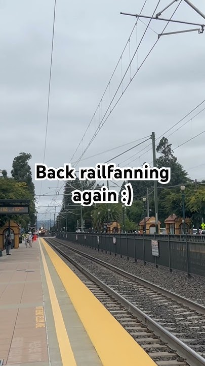 Back railfanning again and caught Caltrain F40 906 :) - YouTube