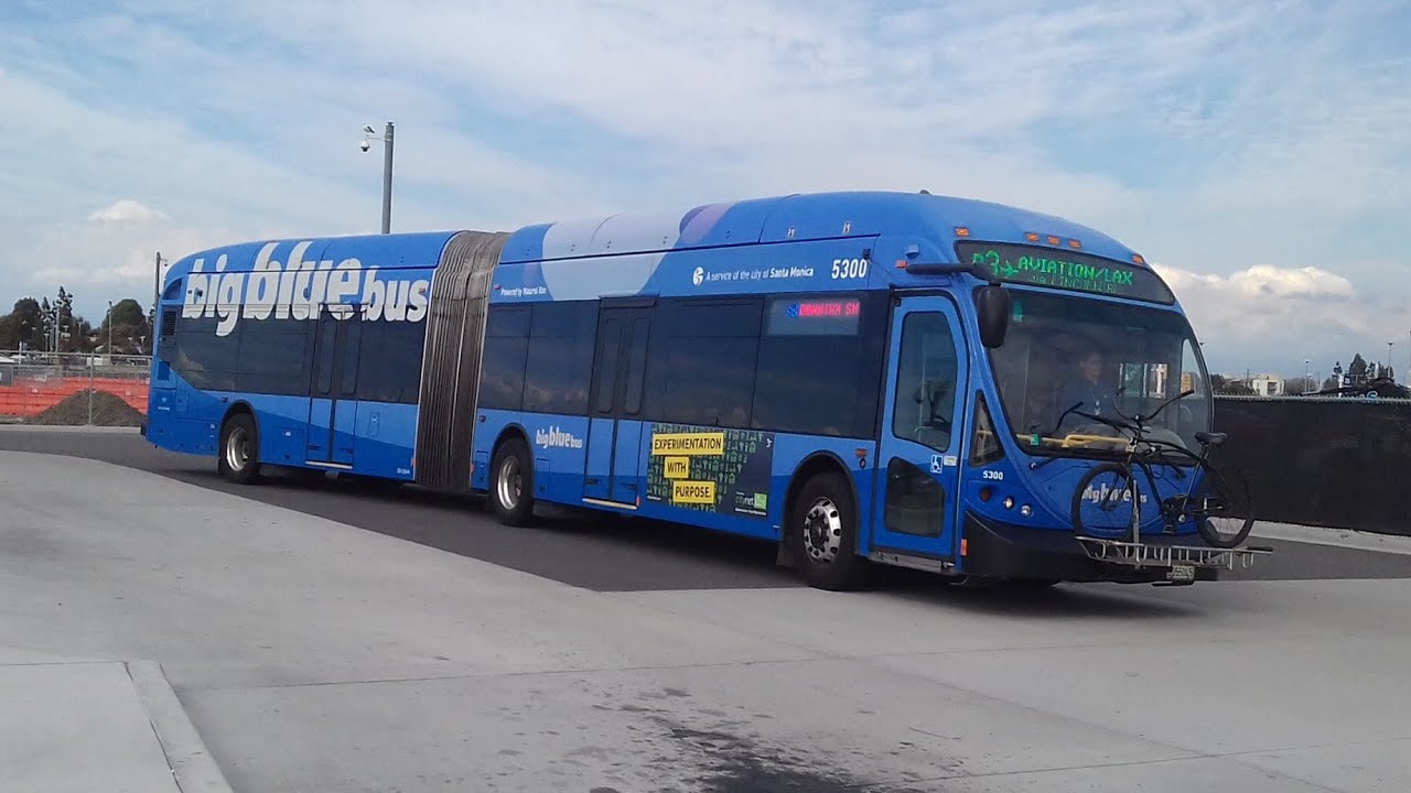 Santa Monica's Big Blue Bus 2010 NABI 60-BRT CNG #5300 - YouTube
