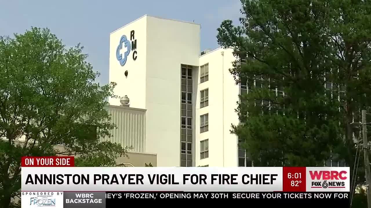 Anniston prayer vigil for fire chief - YouTube