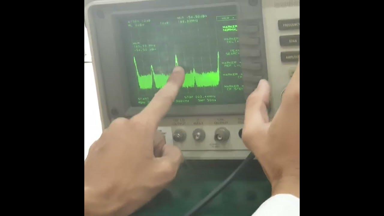 How to use Spectrum Analyzer ( model hp Hewlett-Packard 8562A) - YouTube