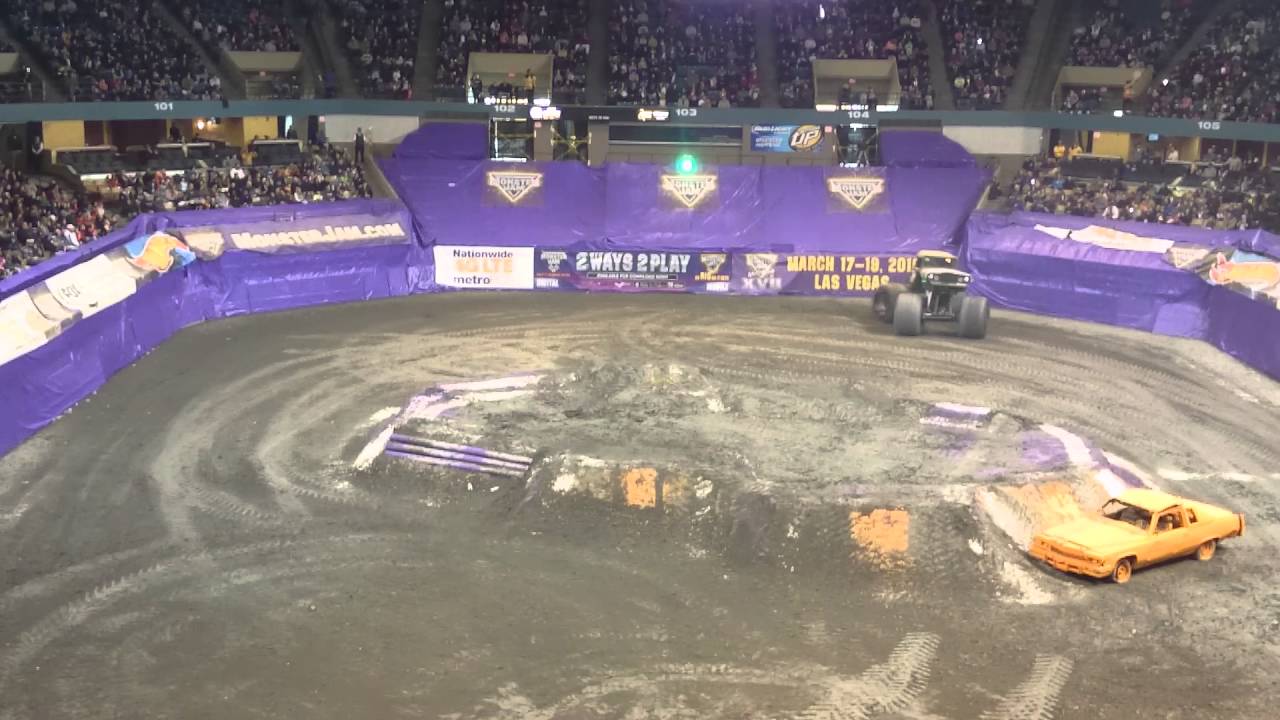 Monster Jam Worcester Feb 13, 2016 Saigon Shaker donuts - YouTube
