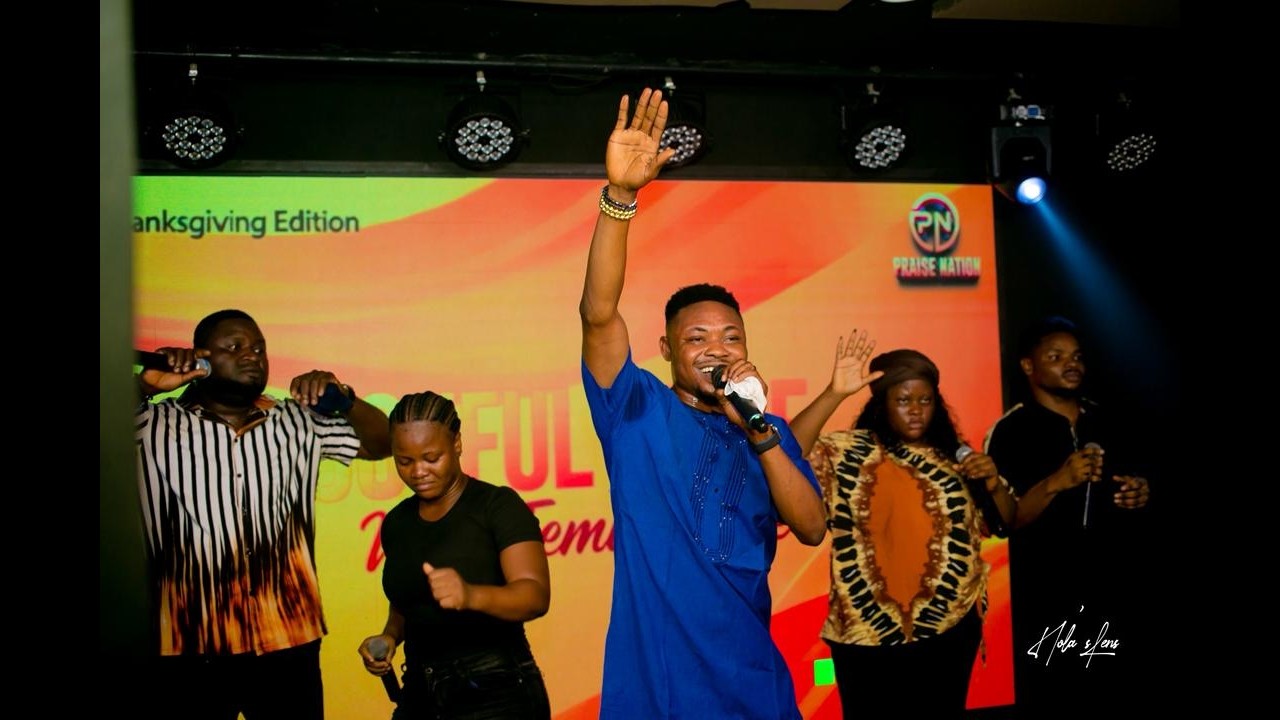 FEMI PRAISE x OLA BEST || JOYFUL NOISE PRAISE MEDLEY - YouTube