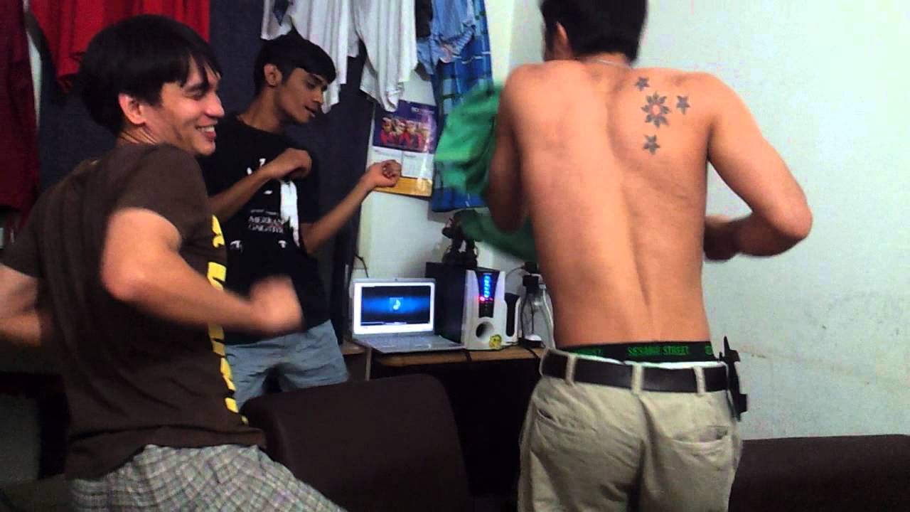 Ramadan dance contest tgi fridays abu halifa - YouTube