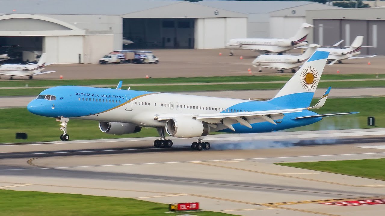 (4K) ARG-01 Argentina Presidential Aircraft Arriving at DAL Filmed With ...