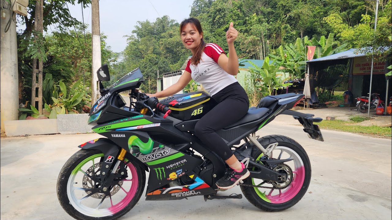 The unique R15 V3 Motorcycle appeared at my shop and lit up the whole ...