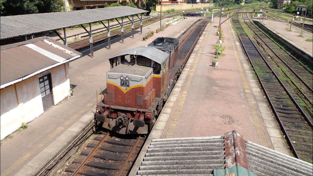 Sri Lanka Railway W2A 715 Came to Colombo Fort & Attache Train No349 ...