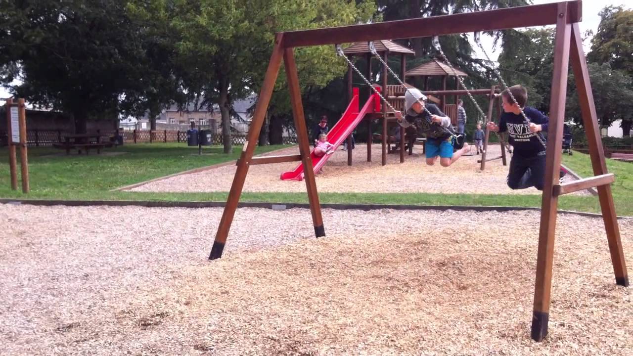 Backflip on a Swing | Swing Backflip | Salto arrière sur Balançoire ...