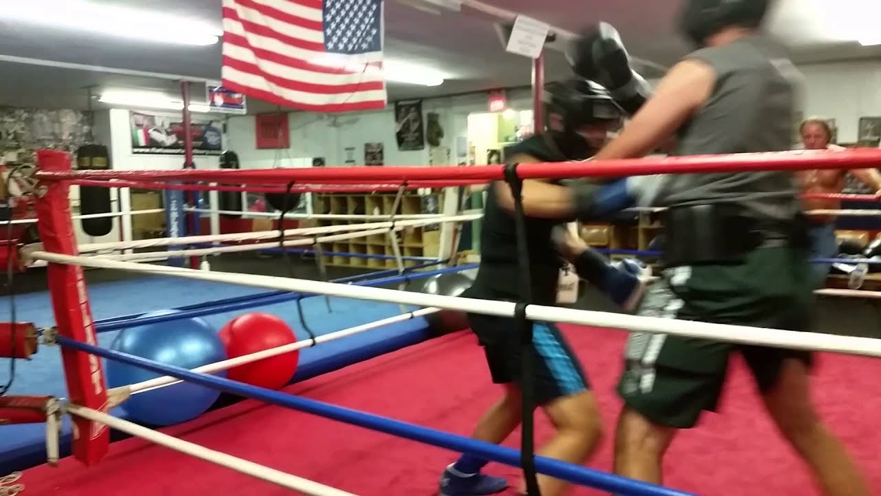 Sparring at westbury boxing - YouTube