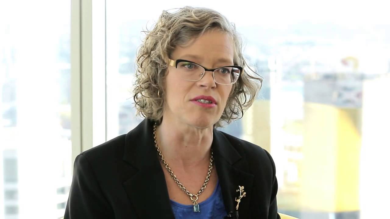 Kate FARRAR - MD QEnergy - 2015 CEW Scholarship Winner - YouTube