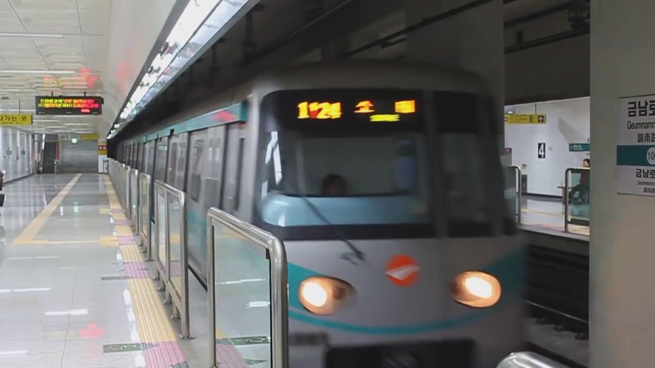 광주 지하철 1호선 금남로5가역 소태행 열차 (Korea Gwangju subway Metro Line 1 Geumnamro ...