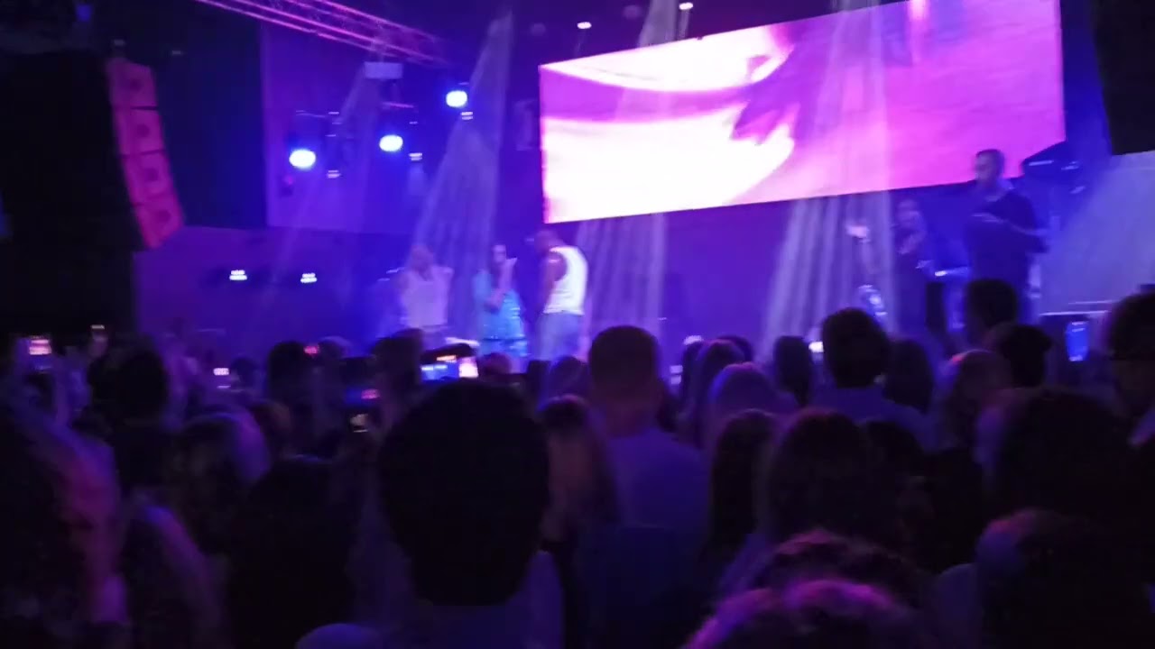 Mabel - Good Luck (live) - YouTube