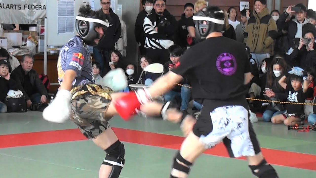 Kickboxing | Middleweight Tournament Semi-final | BRAVE 50 - YouTube