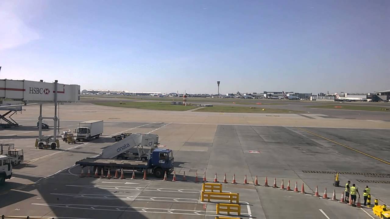 A view from Airport window - London Heathrow Airport ,Terminal 4 - YouTube