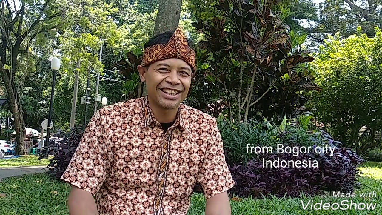 Indonesian tour guide - YouTube