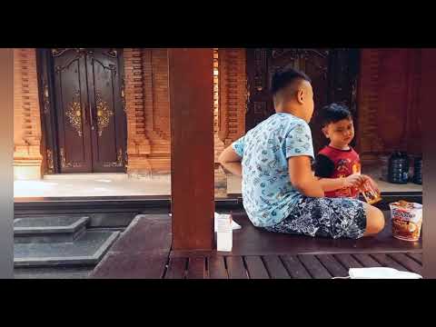 BOCIL LOMBA MAKAN CEPAT YANG KALAH NANGIS