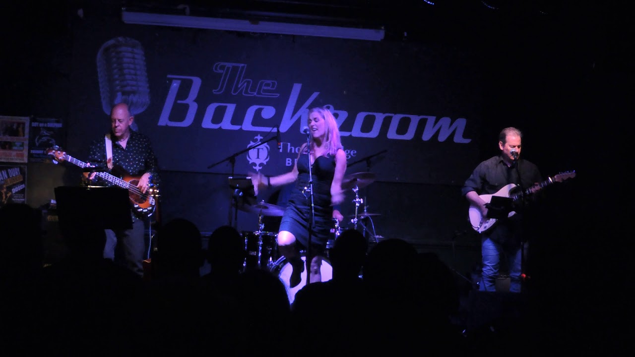 Eve Selis Band - Bump In The Road - YouTube
