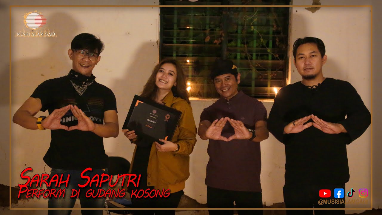 Sarah Saputri Perform di Gudang Kosong | Dicky Zainal | Musisi Alam ...