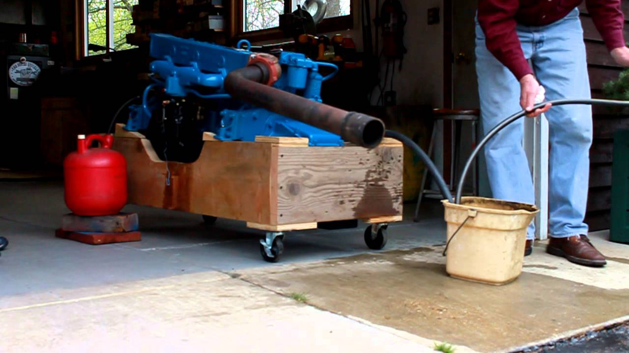 Chris Craft Hercules KLC Engine - YouTube