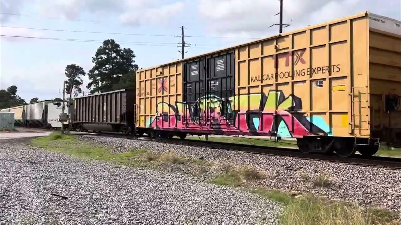 UP 8983 Leads Manifest DPU GEVO Magnolia,Tx - YouTube