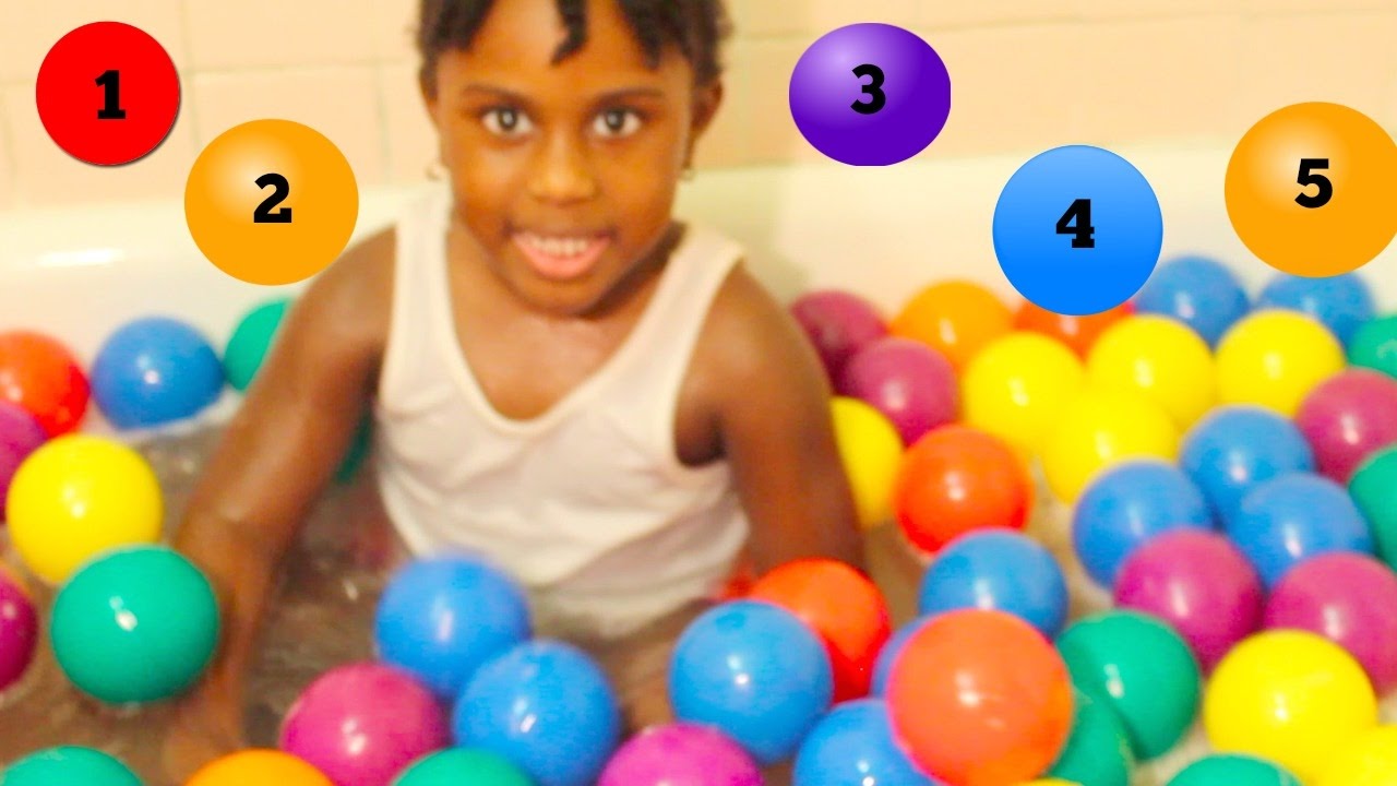 Learn COLORS AND NUMBERS in the Colored Ball Pit Bath for Children and ...