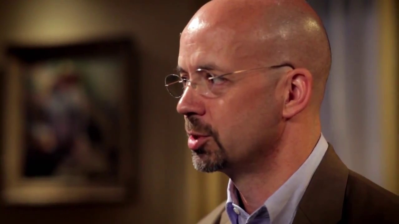 T.R. Reid Discusses Important Characteristics of Excellent Leaders ...