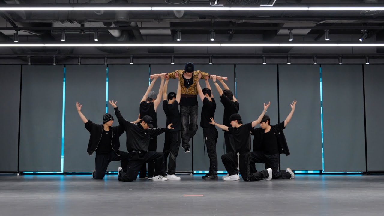 LUCAS 루카스 'Renegade' Dance Practice - YouTube