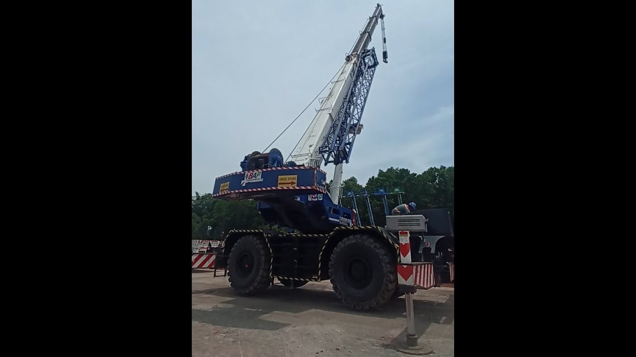 Test Fungsi Unit Alat Berat Crane GR-600-EX - YouTube