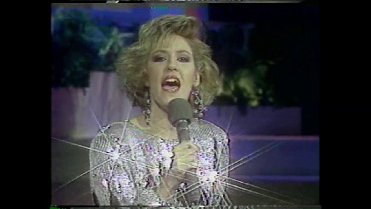 Olga 'Olguita' Alvarez - La Ultima (Live Siempre En Domingo) - YouTube