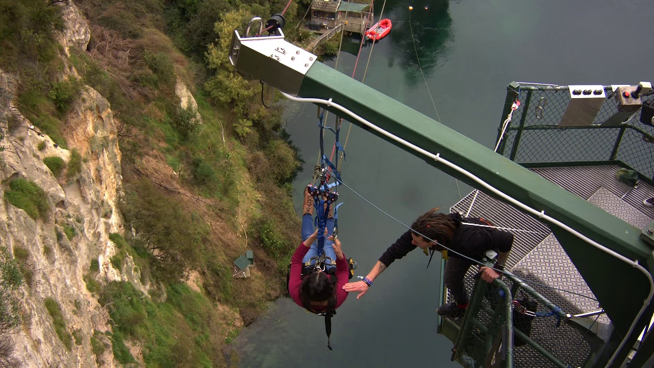 New Zealand Cliffhanger - Extreme Swing Across The Waikato - YouTube
