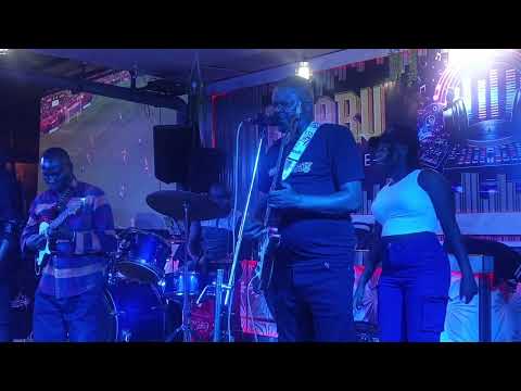 JOHN MUASA KINEENE MAUDAH KILLING THE SHOW AT KIFARU PLACE - YouTube