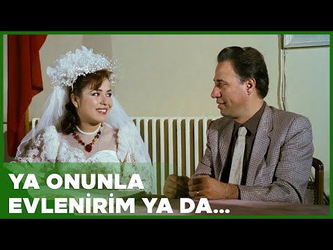 Gülen Adam Türk Filmi | Naciye ile Yusuf Nikâh Masasında!