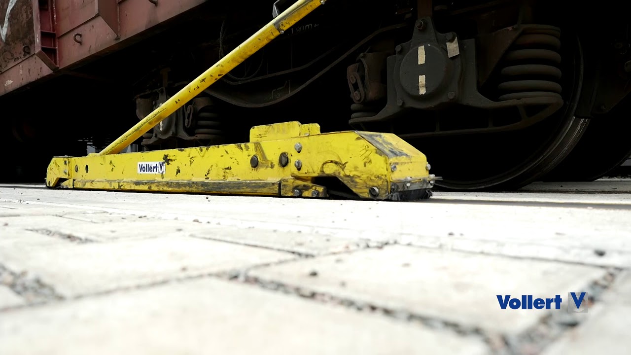 Kleinschubwagen | Small pusher truck | Vollert Anlagenbau - YouTube