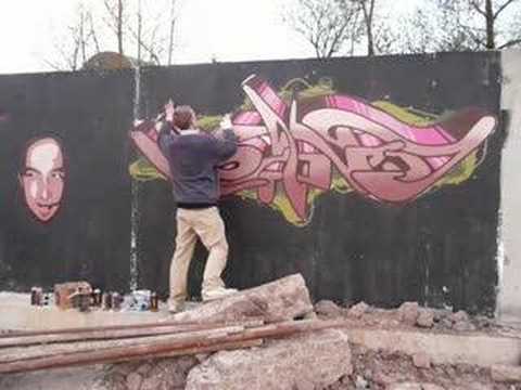 Sand-Graffiti - YouTube