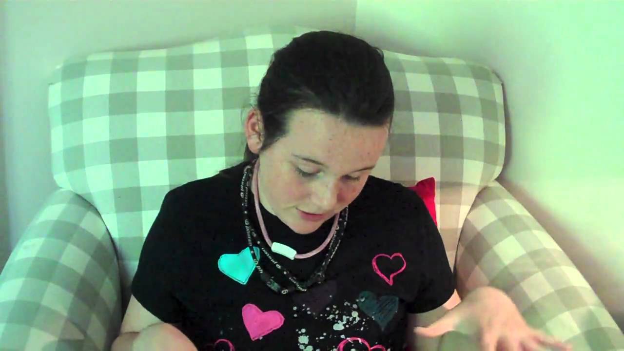 Review : Book : The Clique by Lisi Harrison - YouTube