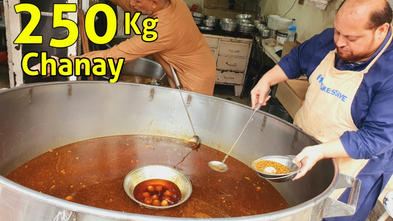 Street Food Lahore | Jeela Butt Chanay, Shad Bagh | Lahori Nashta ...